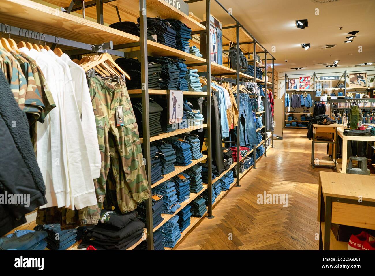 Interior shop levis europe hi-res stock photography and images - Alamy