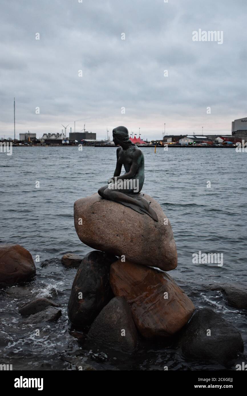 Mermaid on rocks hi-res stock photography and images - Alamy