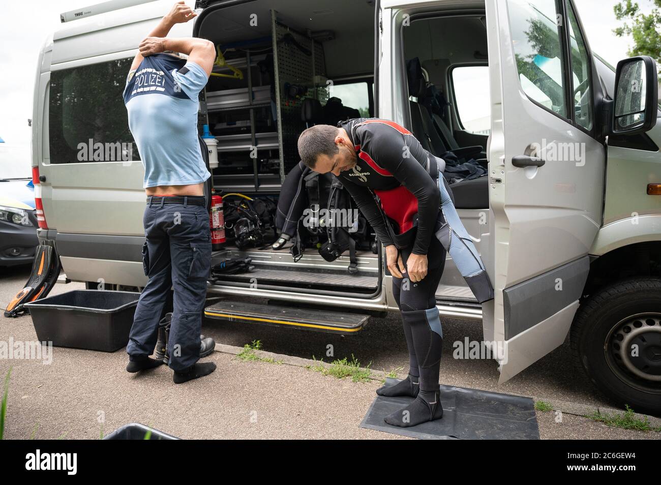 Schorndorf, Germany. 30th June, 2020. Thomas Weller (r), duty group ...