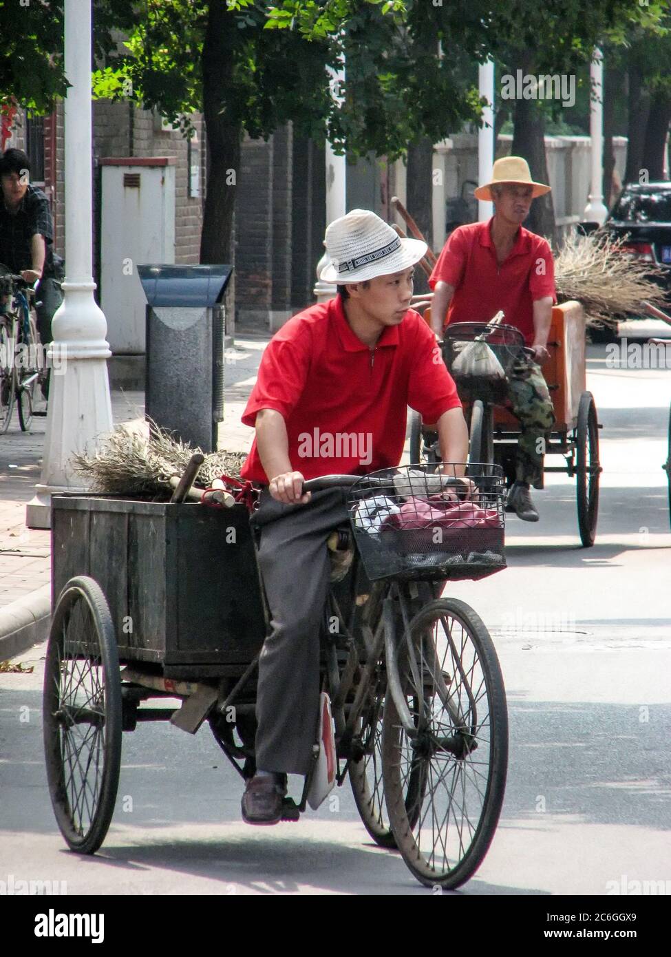 Messengers service hi-res stock photography and images - Alamy