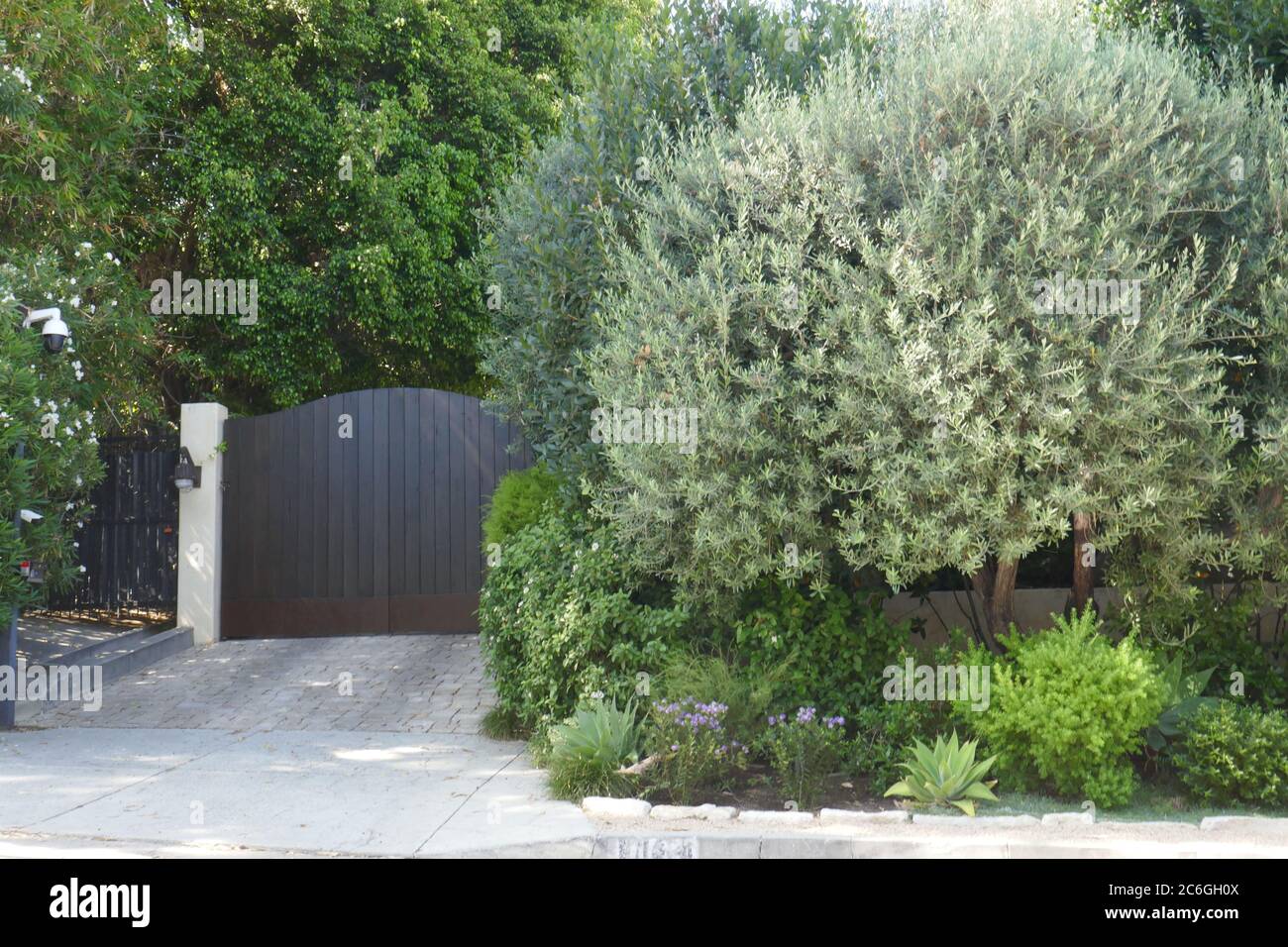 Halle berrys home hi-res stock photography and images - Alamy