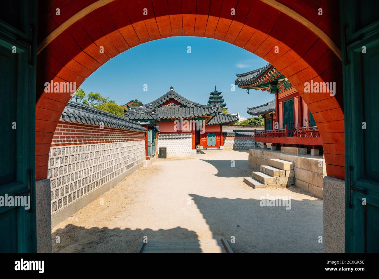 Korean Traditional Gate High Resolution Stock Photography and Images ...