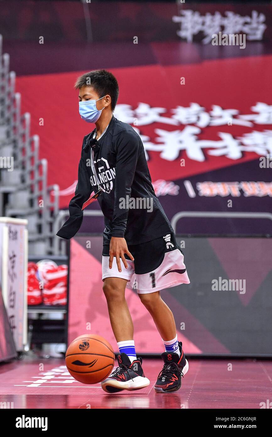 Zhang Jiacheng, an internet sensation, youth basketball player with one ...