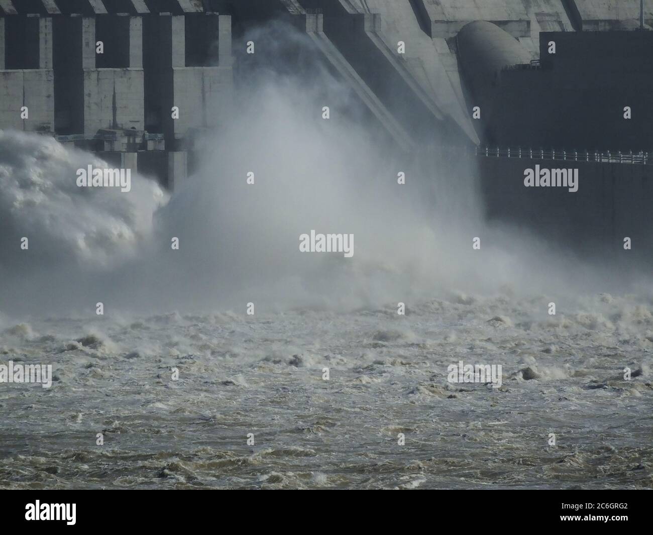 Three Gorges Dam discharges flood caused by constant heavy rain in ...