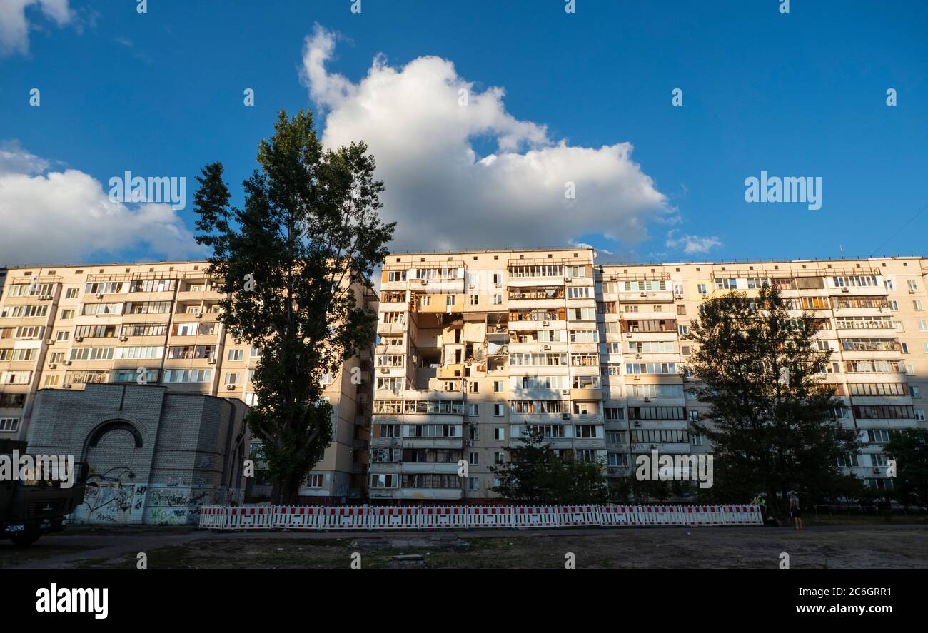 House destroyed by gas explosion hi-res stock photography and images ...