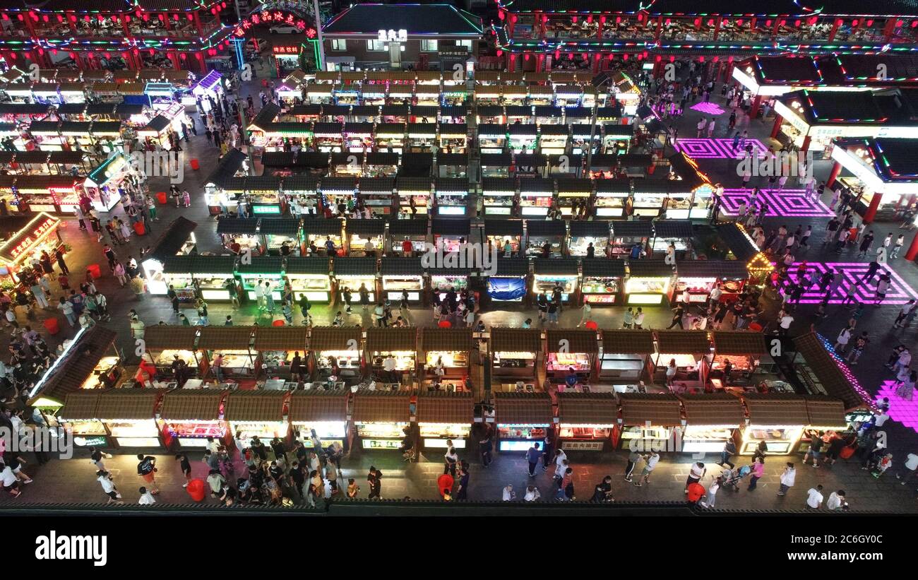 Asias largest night market hi-res stock photography and images - Alamy