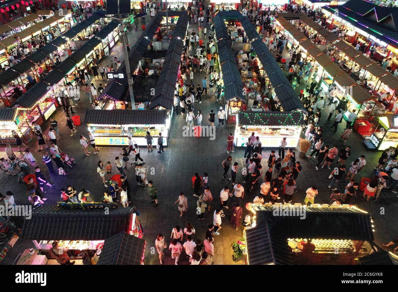 Asias largest night market hi-res stock photography and images - Alamy