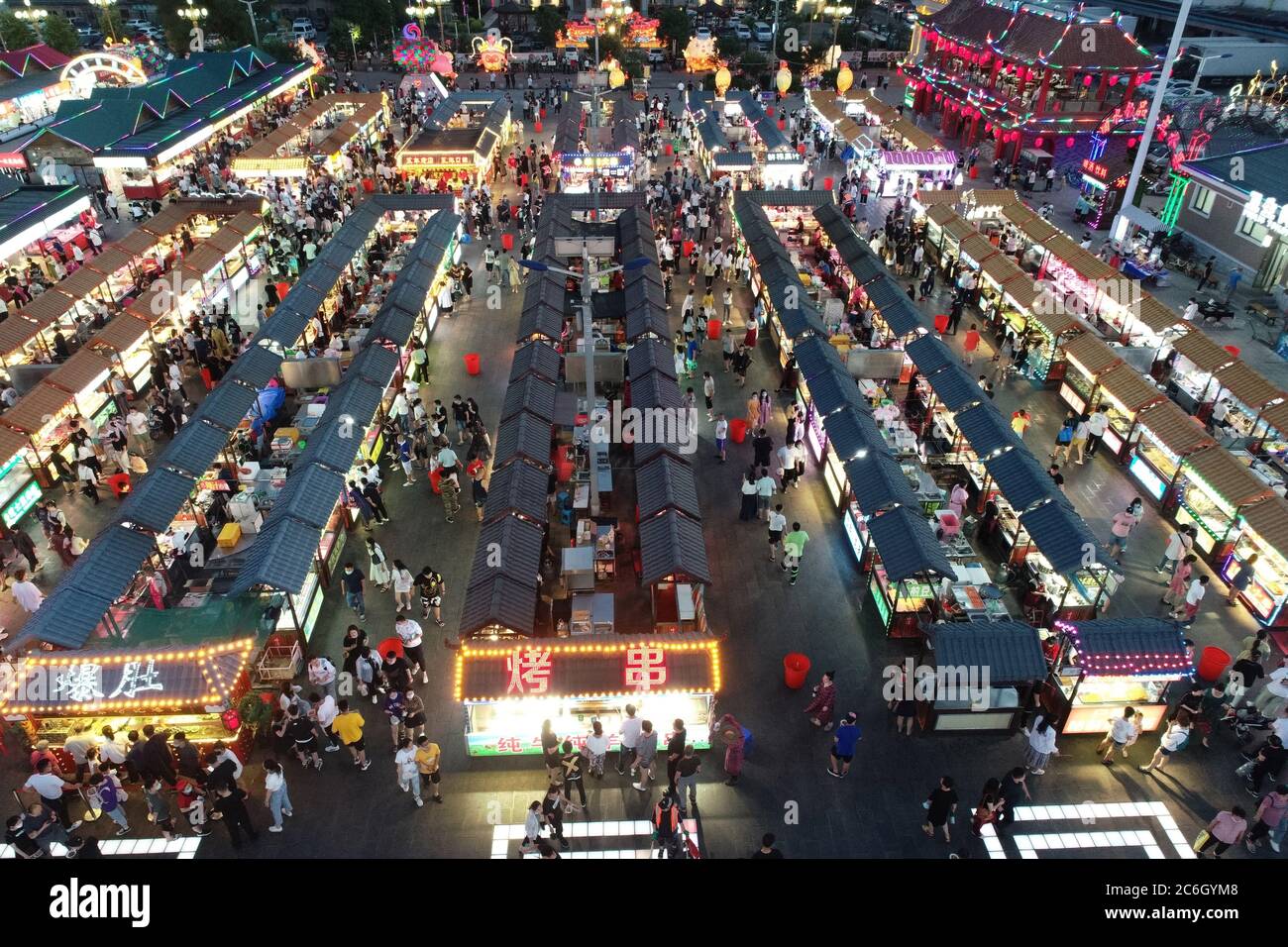 Asias largest night market hi-res stock photography and images - Alamy