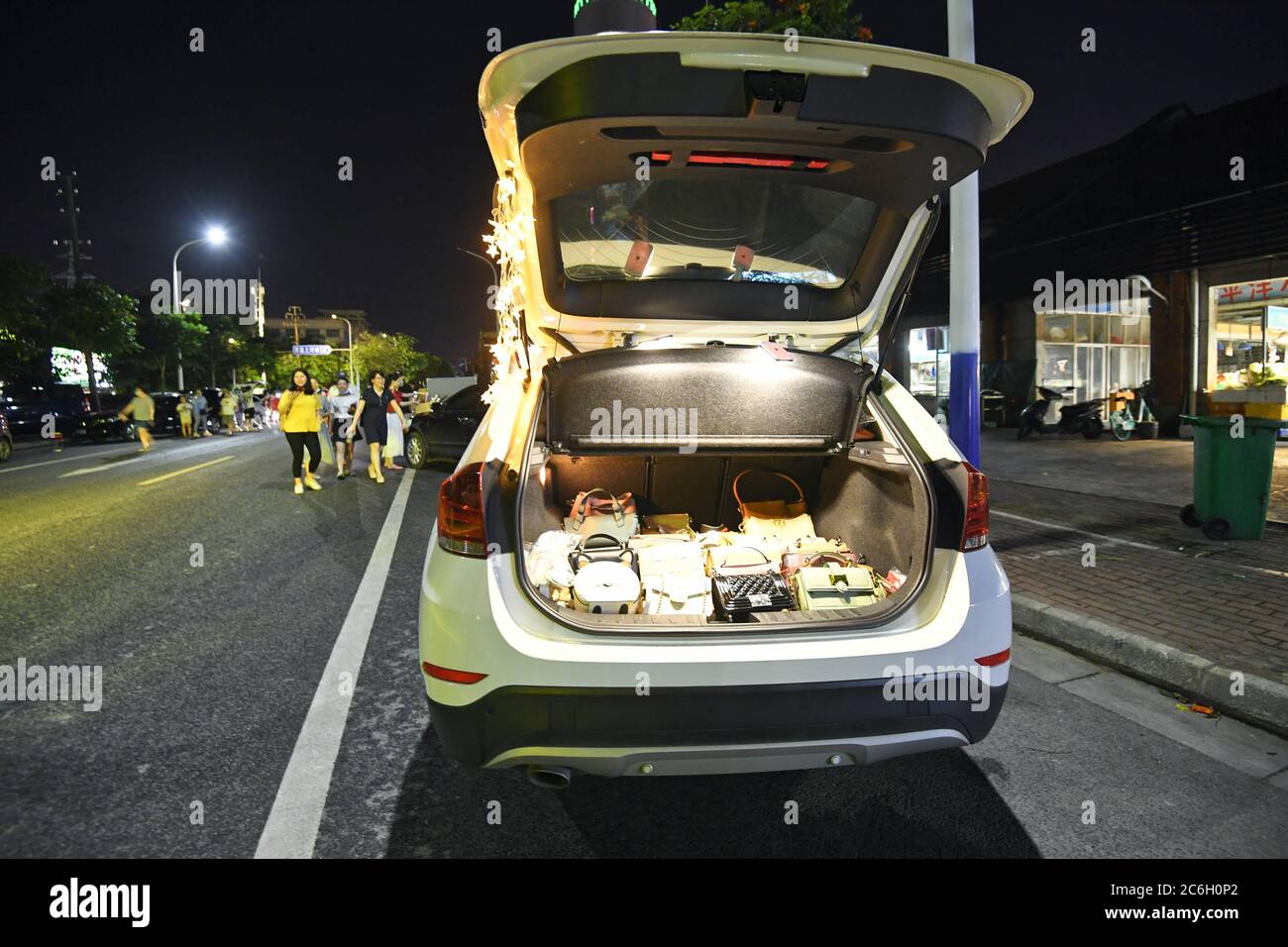 Bmw trunk hi-res stock photography and images - Alamy