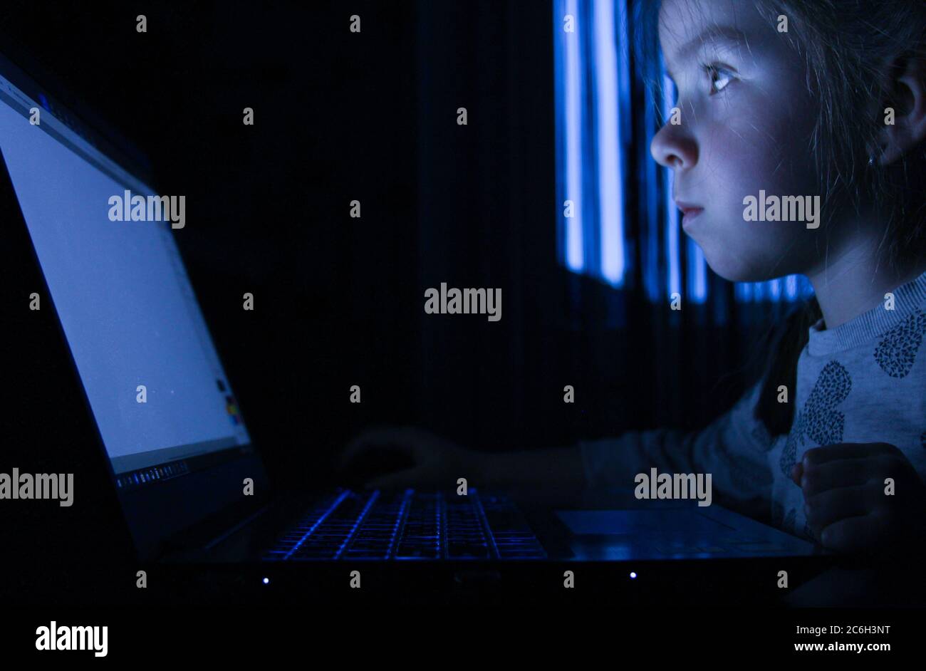 Teenager sad laptop silhouette hi-res stock photography and images - Alamy