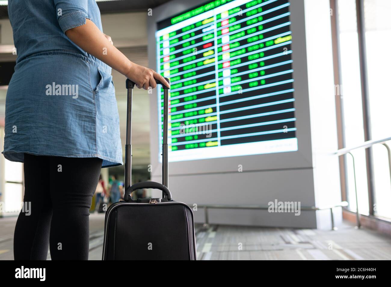 Airport checking gate hi-res stock photography and images - Alamy
