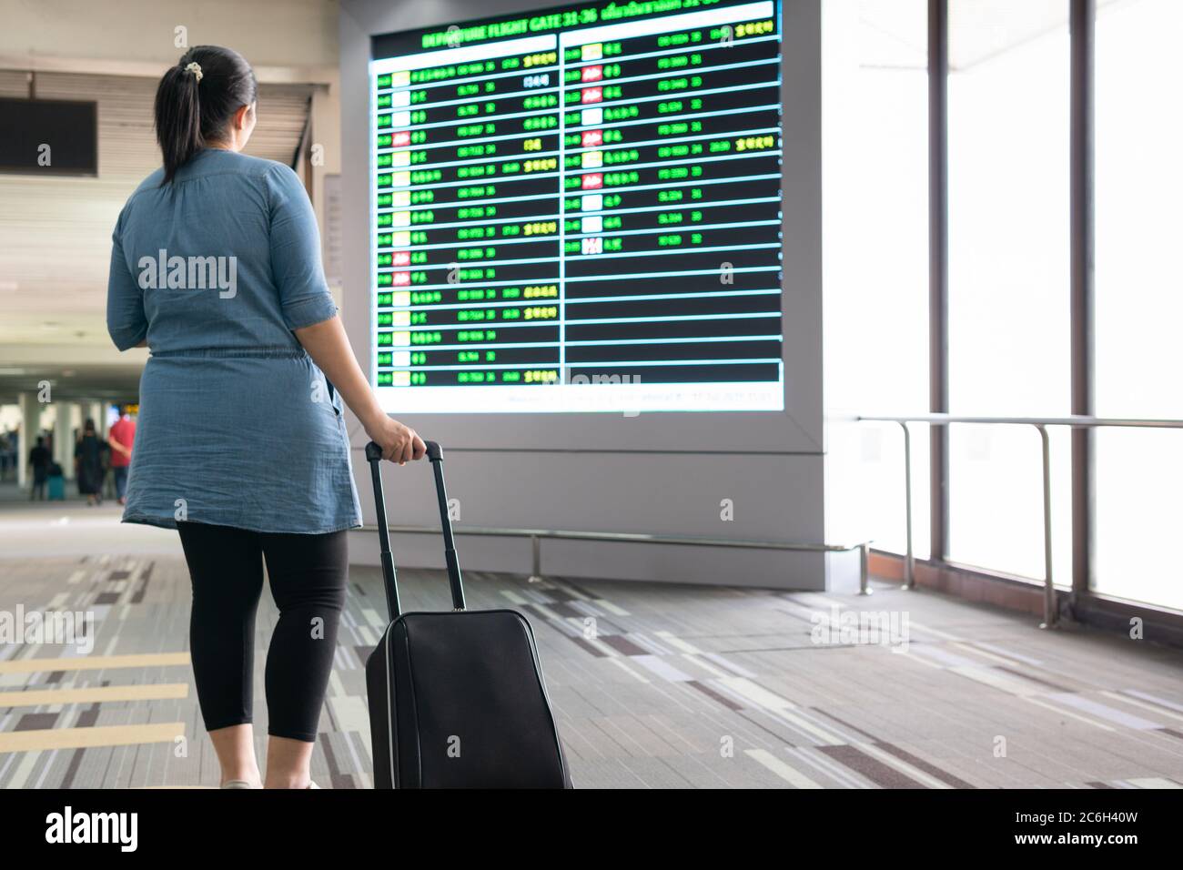 Arrival and departure board look hi-res stock photography and images ...