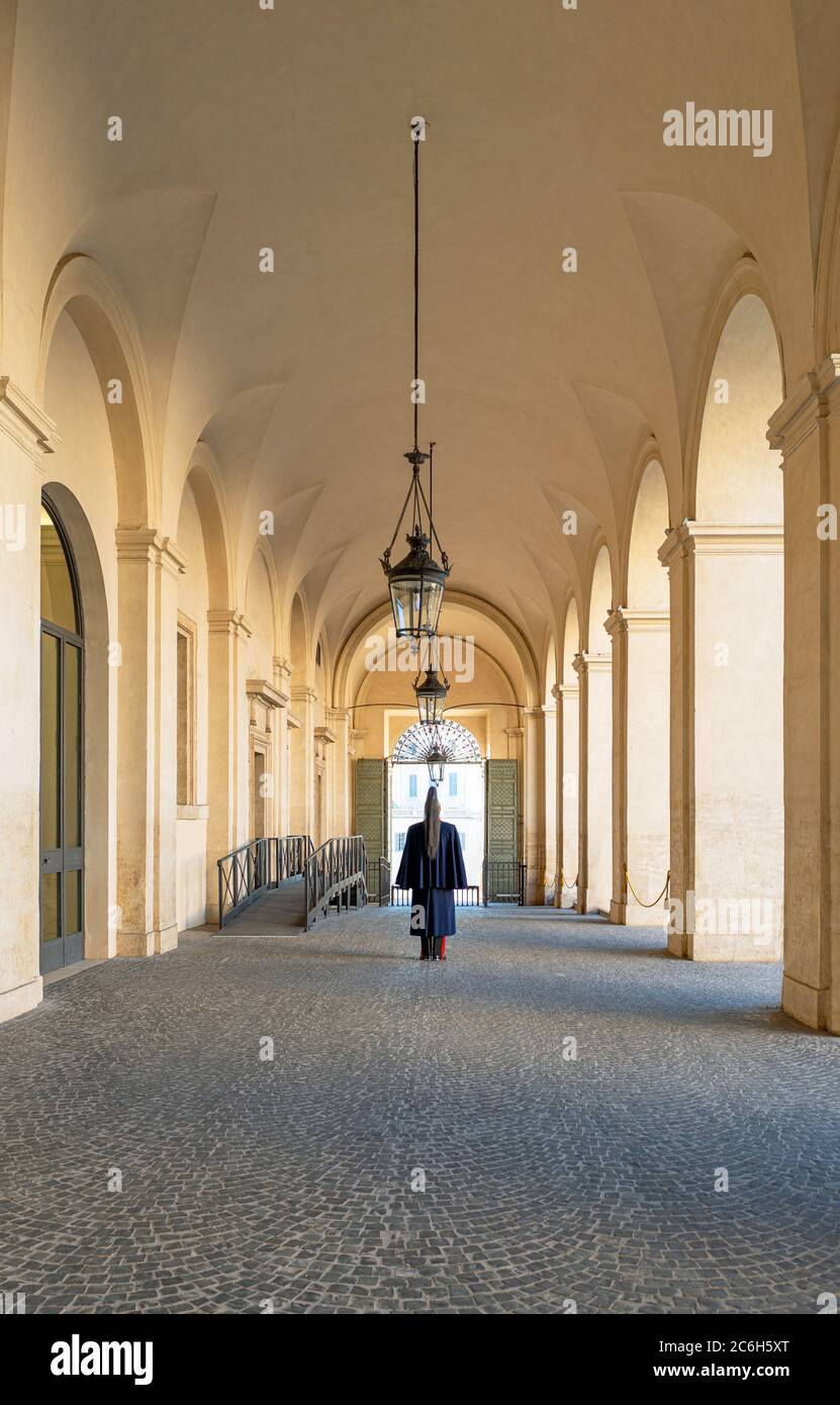 Courtyard and portico hi-res stock photography and images - Alamy