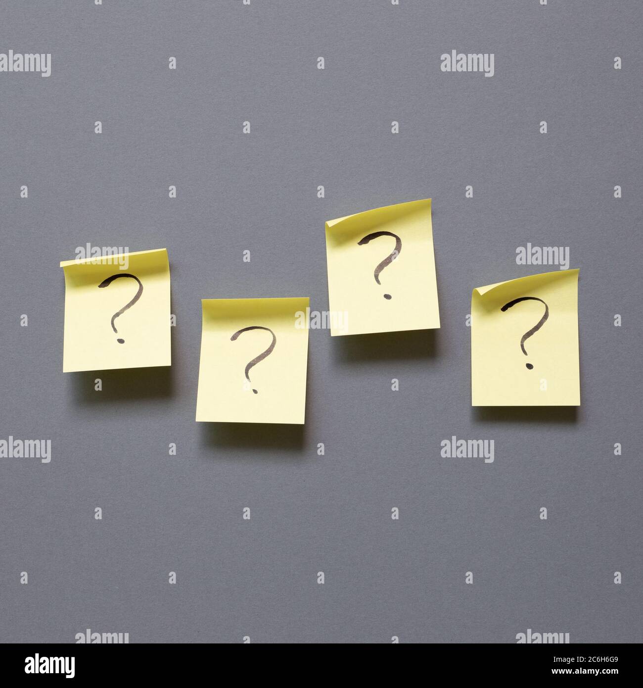 Question mark on sticky note hi-res stock photography and images - Alamy