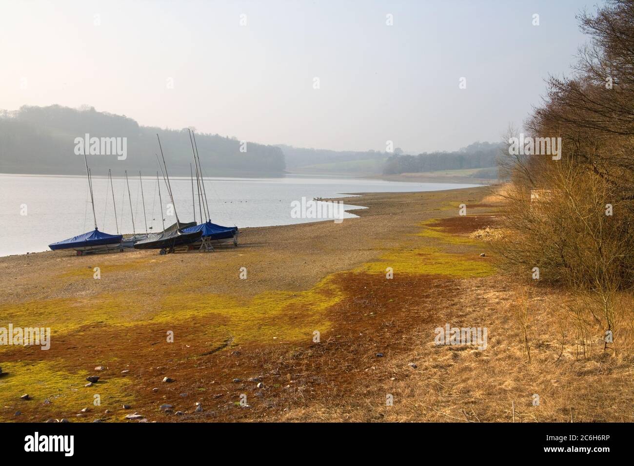 Empty reservoir hi-res stock photography and images - Alamy
