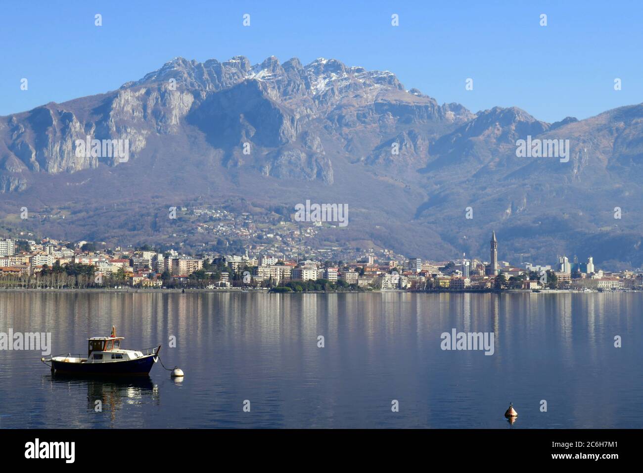 Italy lecco lake como boats hi-res stock photography and images - Alamy