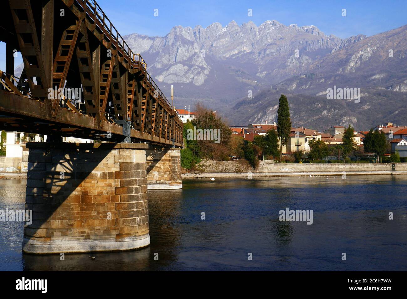 Como railway bridge hi-res stock photography and images - Alamy