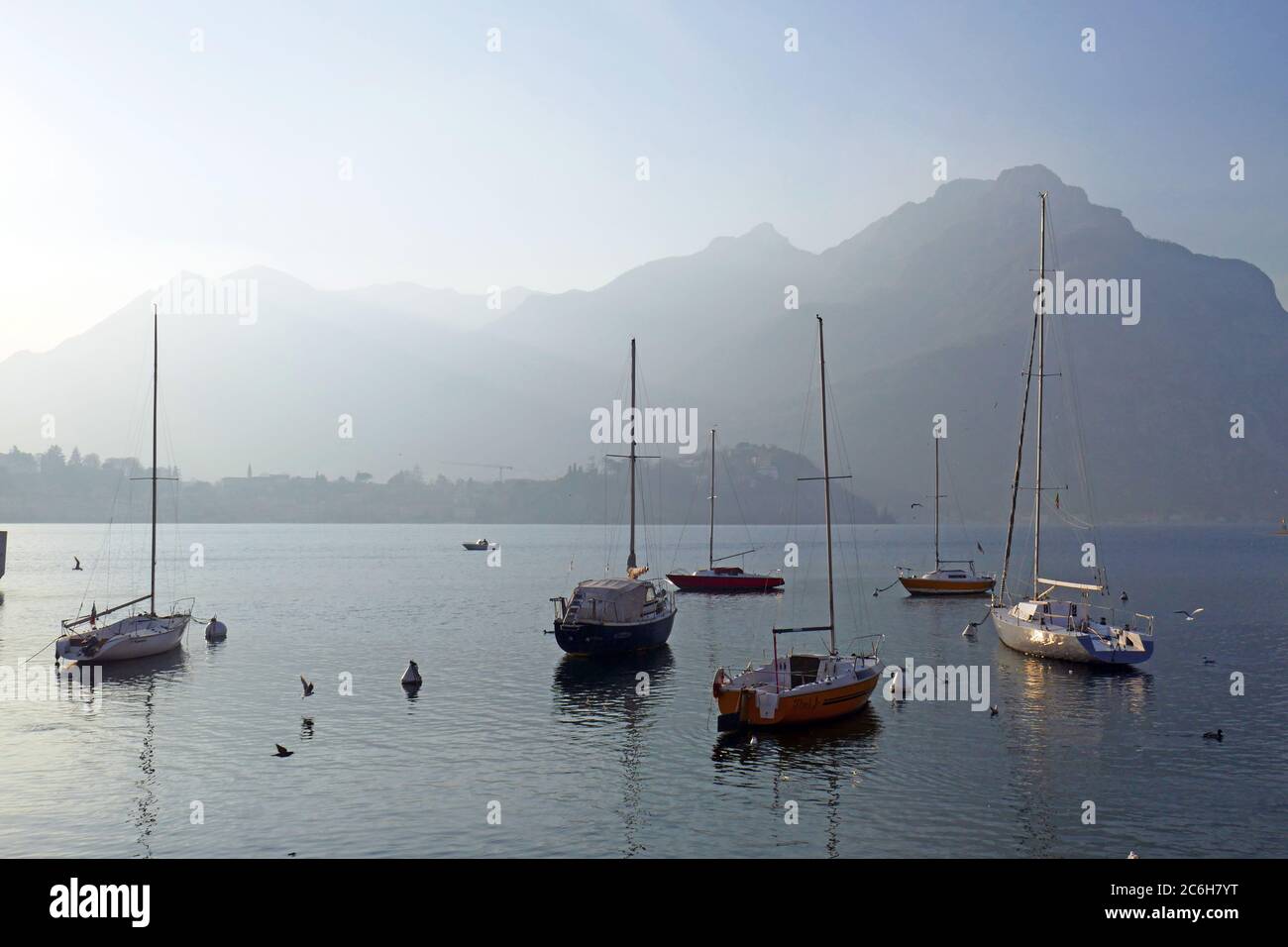 Italy lecco lake como boats hi-res stock photography and images - Alamy