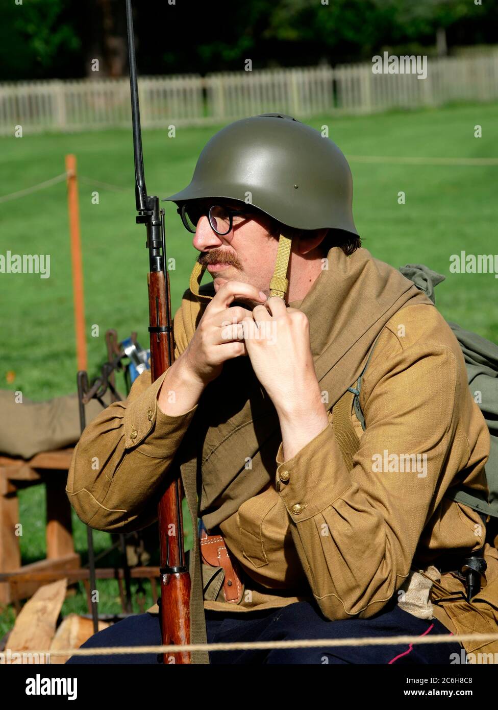 Ww2 costumes hi-res stock photography and images - Alamy