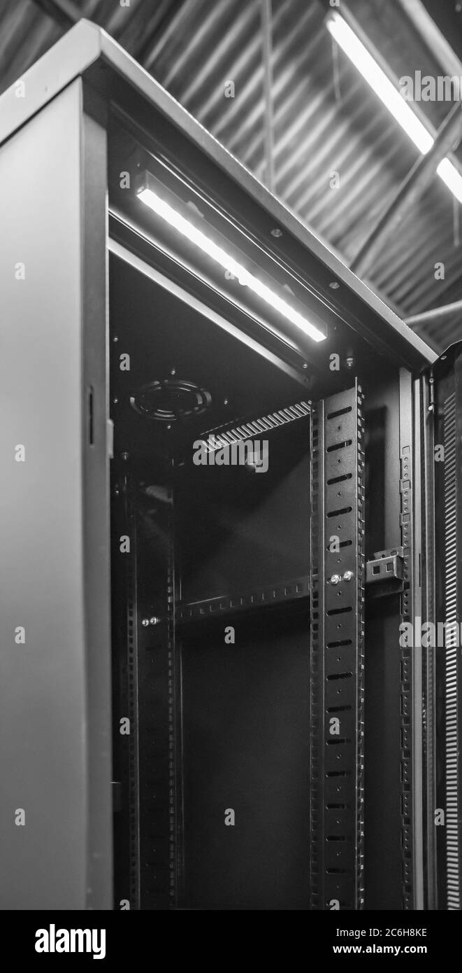 Telecoms rack hi-res stock photography and images - Alamy