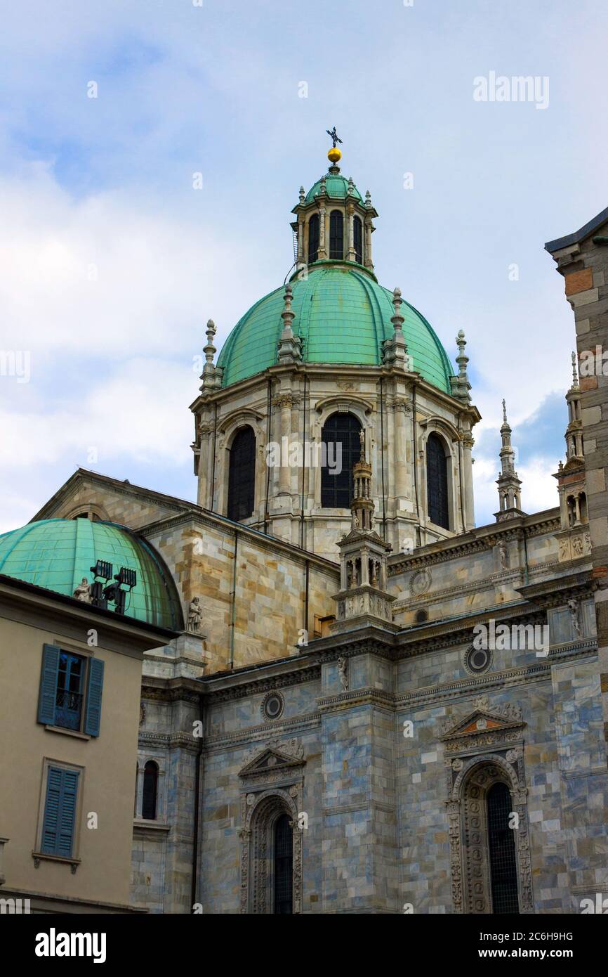 Como cathedral exterior hi-res stock photography and images - Alamy