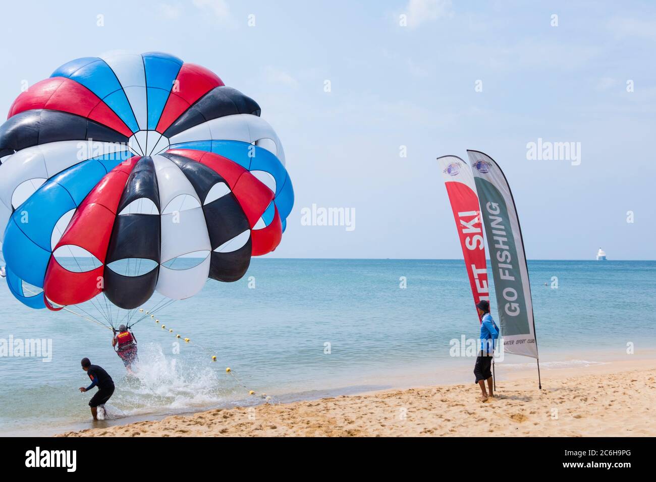 Water paraglider hi-res stock photography and images - Alamy