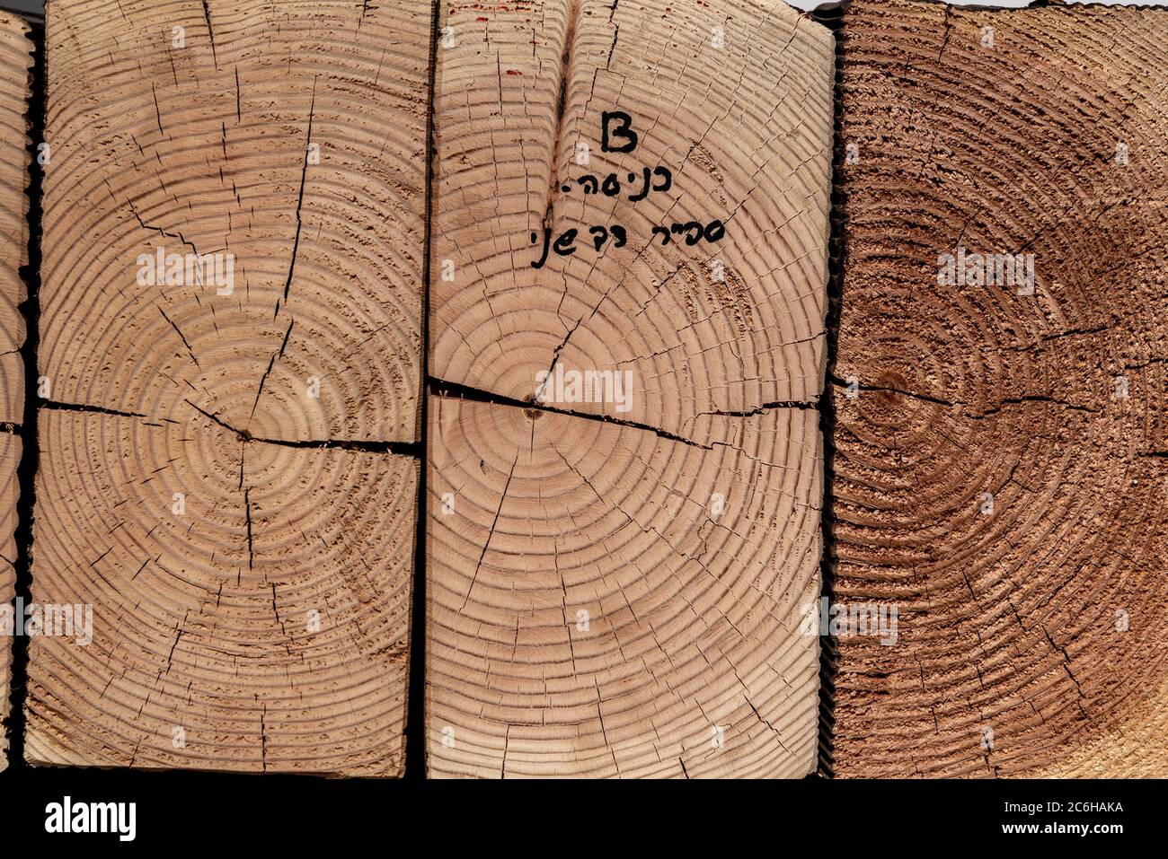 Traditional building method methods hi-res stock photography and images ...