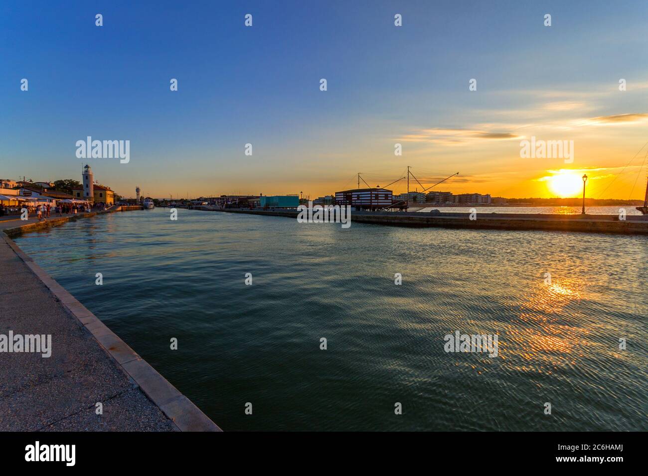 Stilt piers hi-res stock photography and images - Alamy