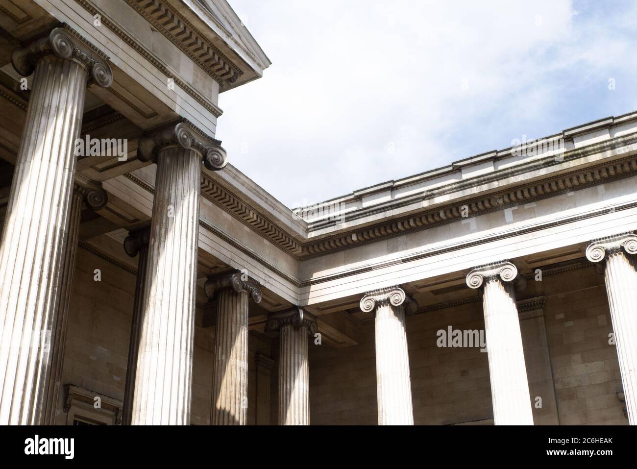 London doric columns hi-res stock photography and images - Alamy