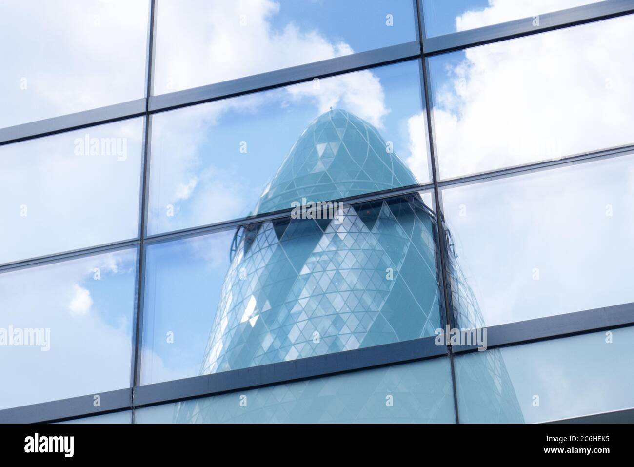 London reflection building hi-res stock photography and images - Alamy