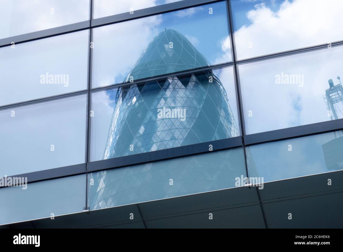 London reflection building hi-res stock photography and images - Alamy
