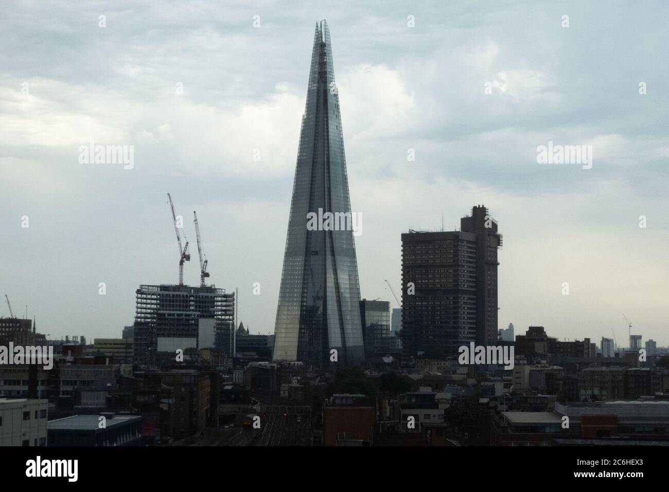 Shard spire london hi-res stock photography and images - Alamy