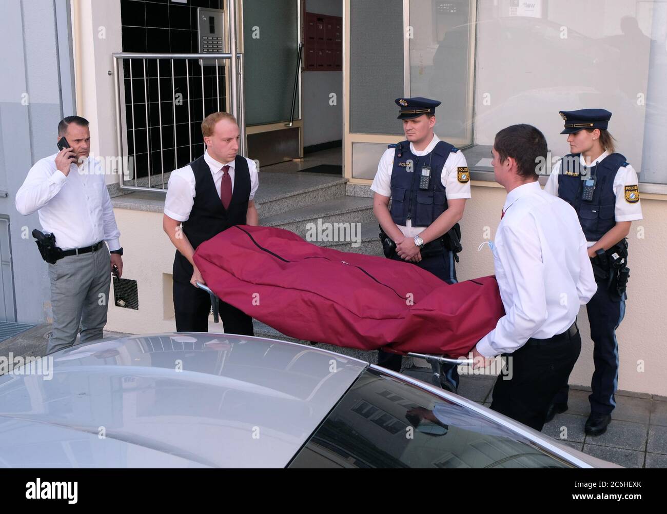 Nuremberg, Germany. 10th July, 2020. Police officers secure a crime ...
