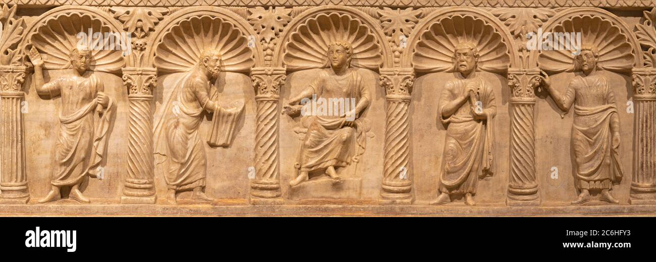Jesus christ relief sculpture hi-res stock photography and images - Alamy