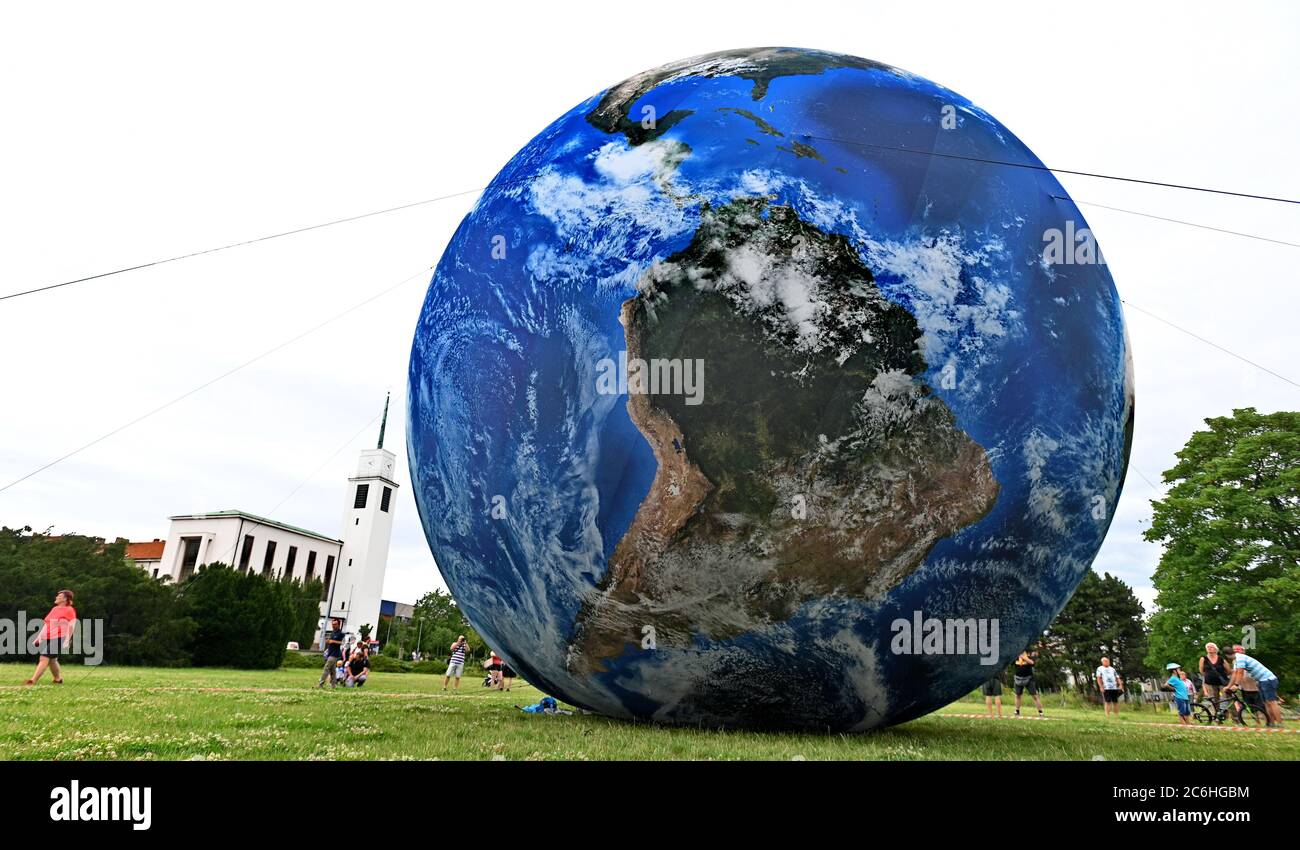 Planet Earth The Giant
