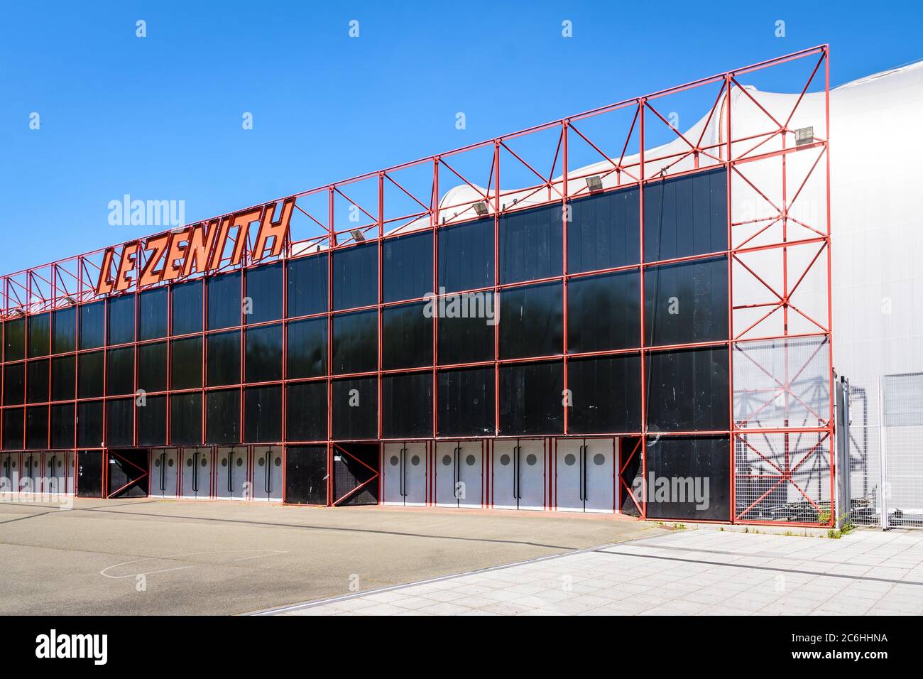 The facade and spectator entrance of Le Zenith concert hall in Paris ...