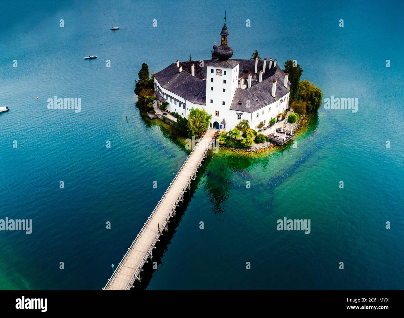 Aerial view of Gmunden Schloss with Traunsee lake in Austria Stock ...