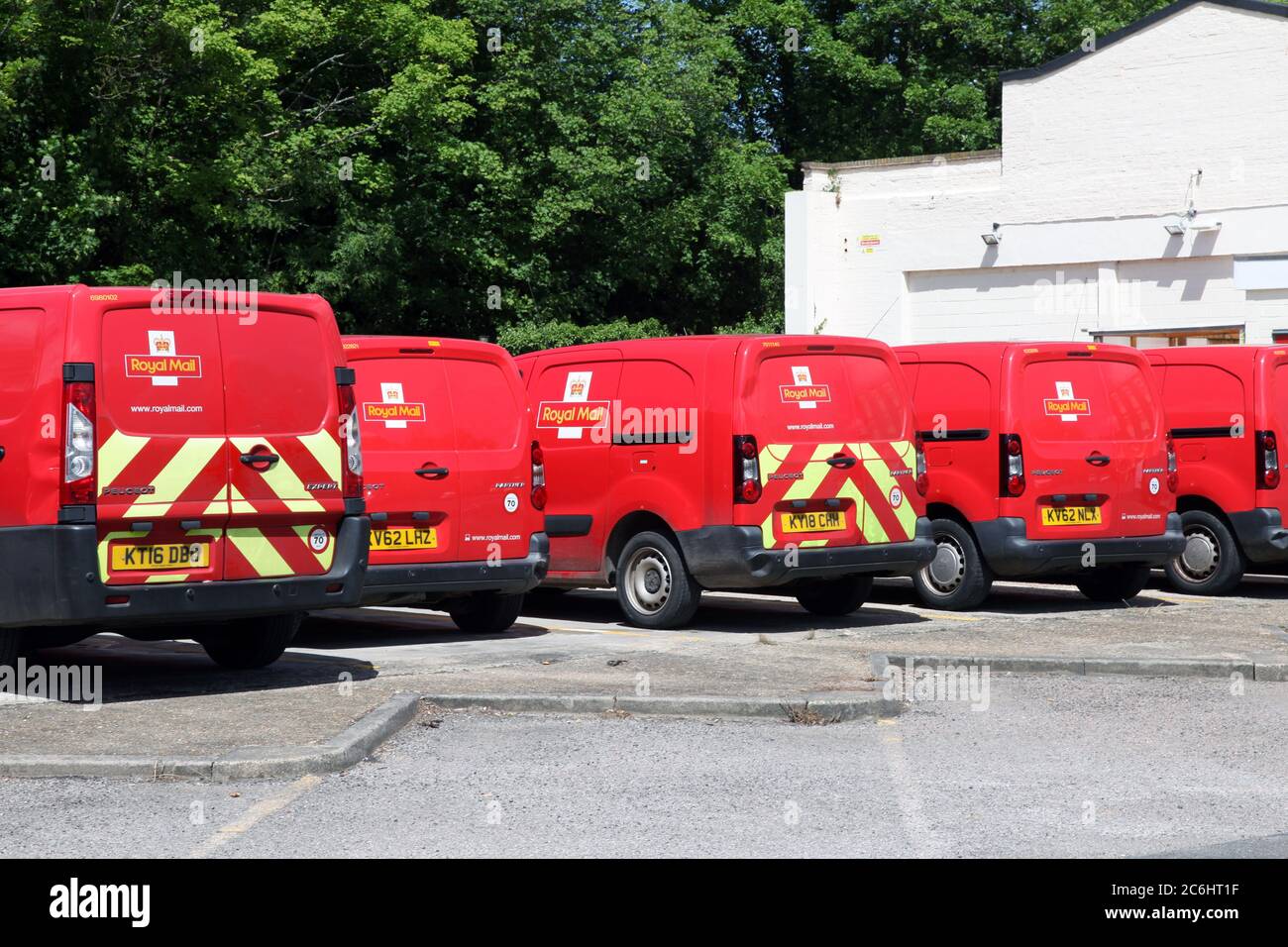 Royal mail vehicle High Resolution Stock Photography and Images - Alamy