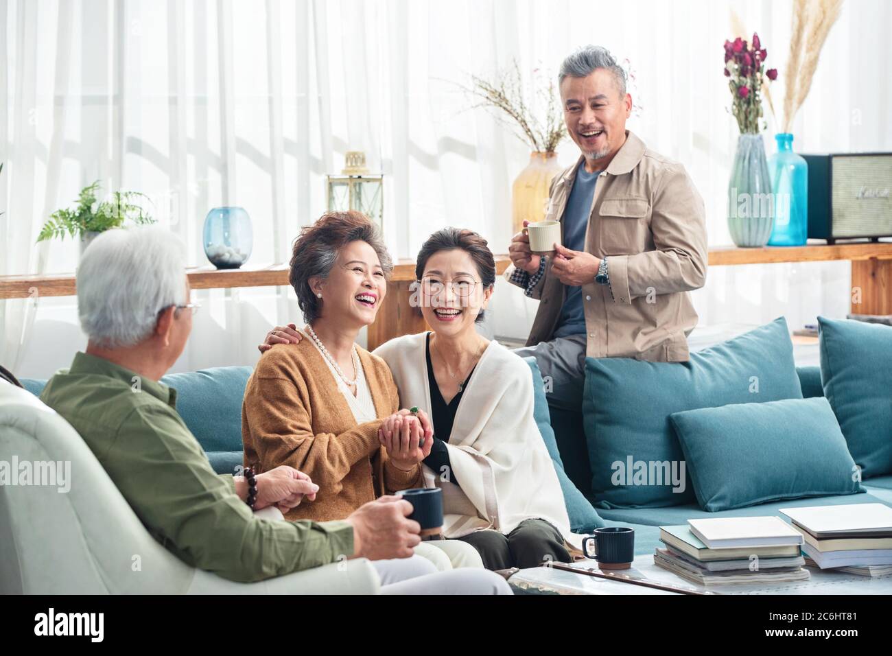 Couple 50's at home tea hi-res stock photography and images - Alamy