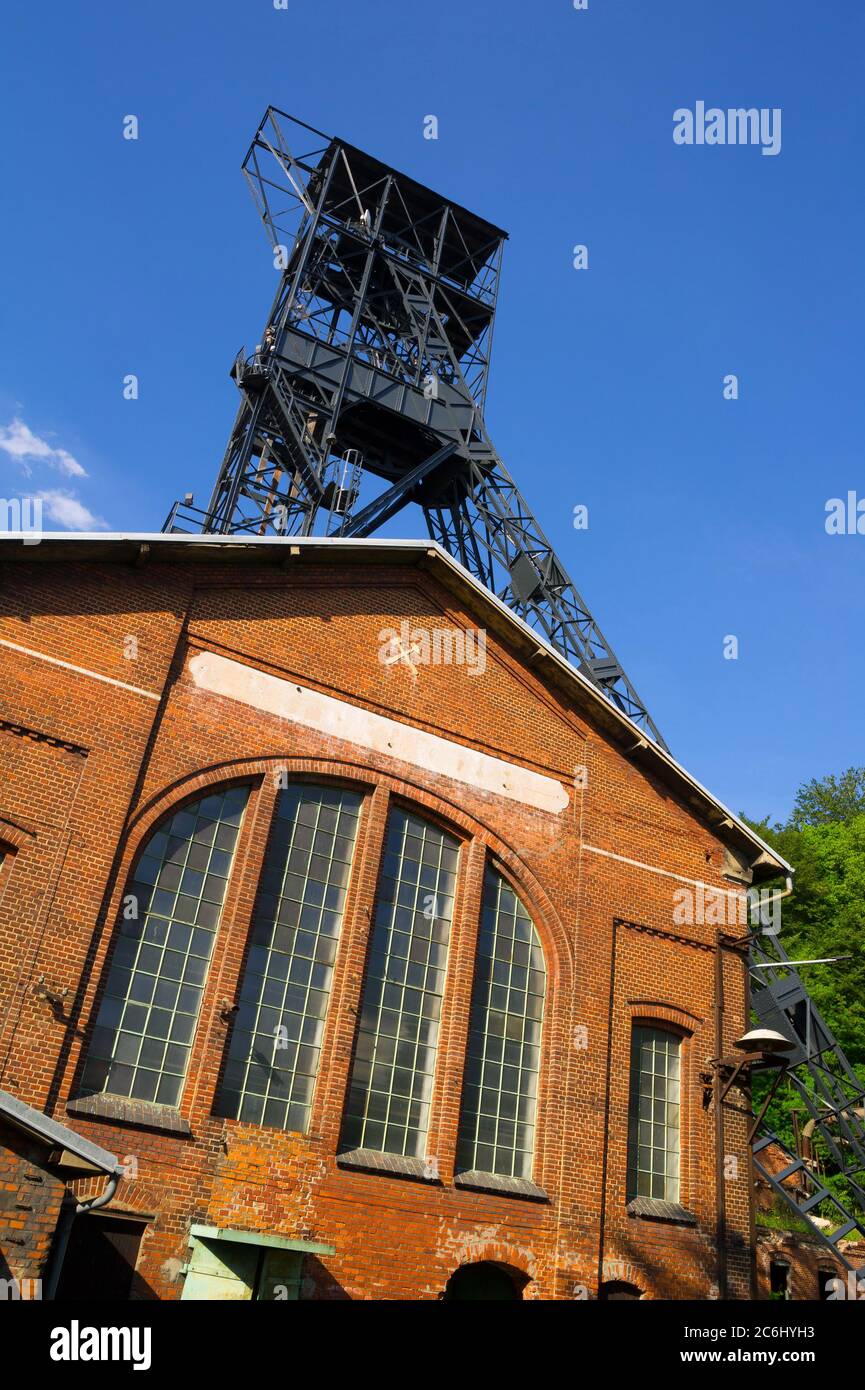 Mine shaft headgear hi-res stock photography and images - Alamy