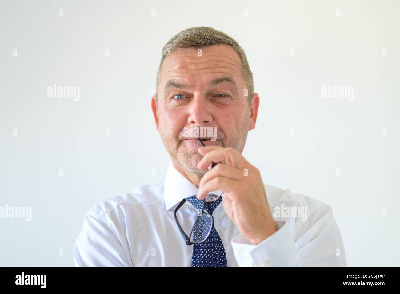 Raising eyebrows hi-res stock photography and images - Alamy