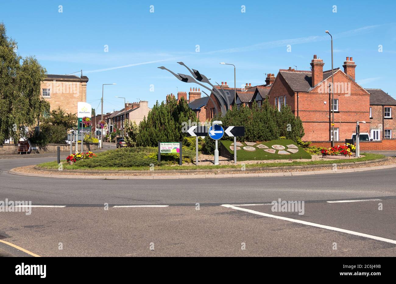 Traffic island flower bed hi-res stock photography and images - Alamy