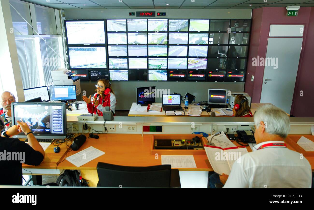 Motor racing control room hi-res stock photography and images - Alamy