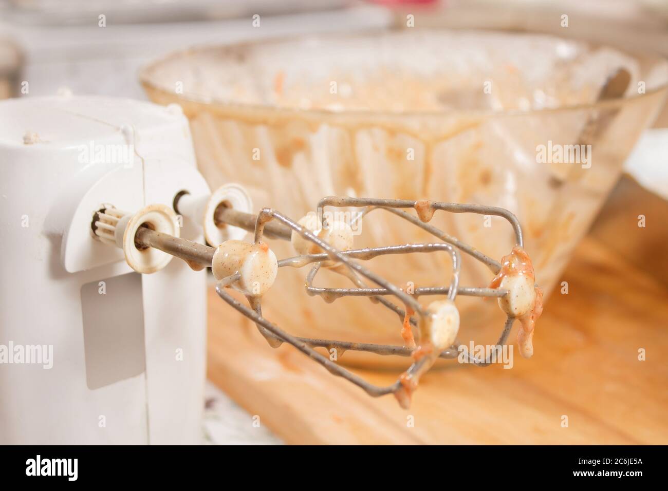Empty mixing bowl hi-res stock photography and images - Alamy