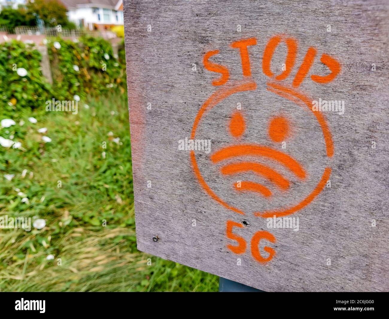 Graffiti about 5g hi-res stock photography and images - Alamy