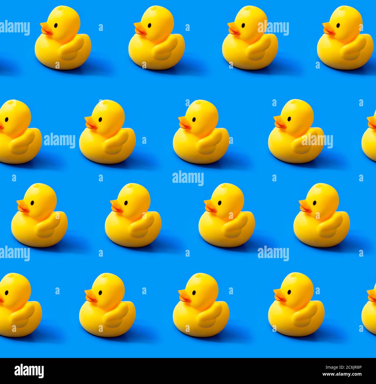 Duckling pattern hi-res stock photography and images - Alamy