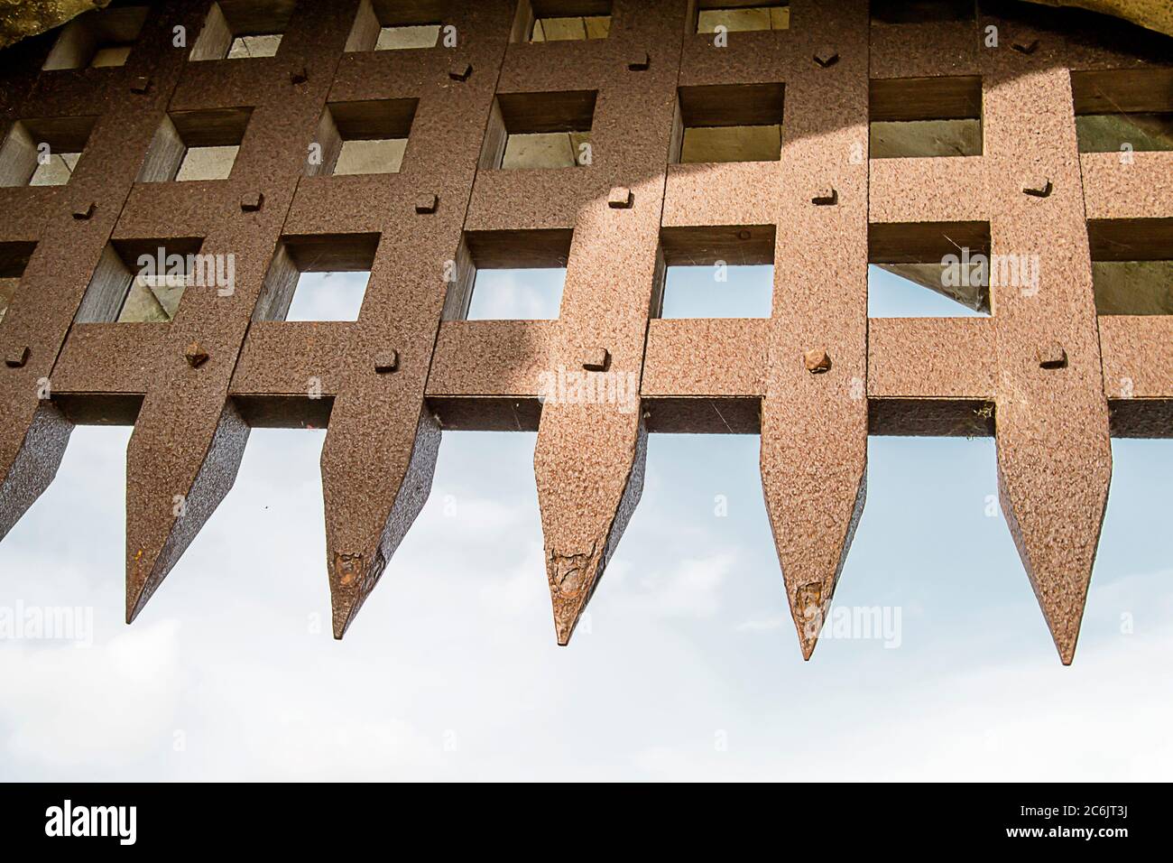 Open portcullis hi-res stock photography and images - Alamy