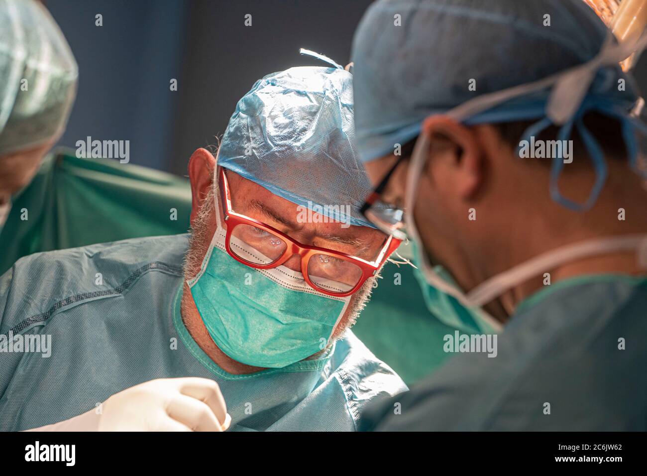 Operación quirúrgica en Donostia Stock Photo - Alamy