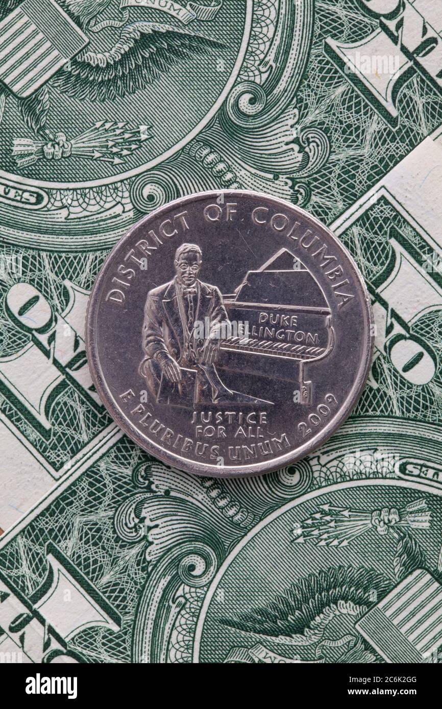 A quarter of District Of Columbia on US dollar bills. Symmetric ...
