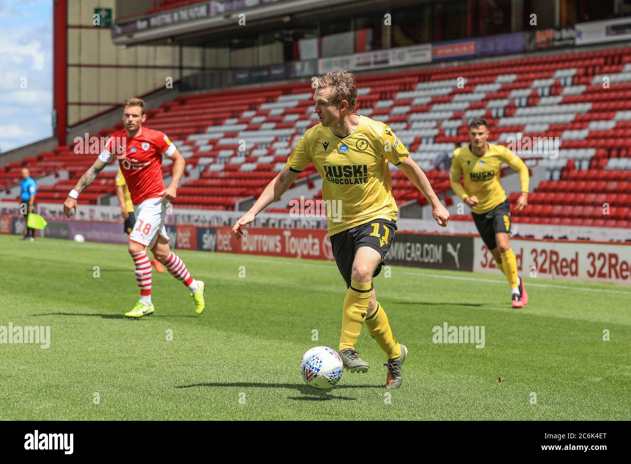 Shane Ferguson (11) of Millwall looks to cross the ball Stock Photo - Alamy